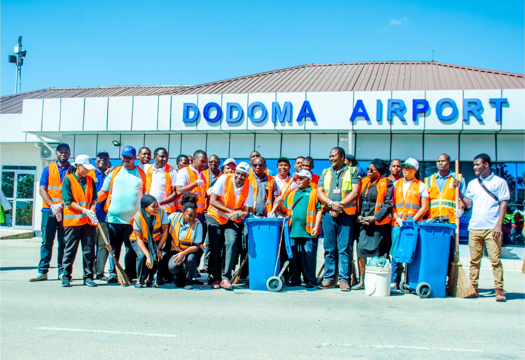 TPA YASHIRIKI KATIKA ZOEZI LA KUFANYA ZOEZI LA USAFI KUELEKEA SIKU YA MAZINGIRA DUNIANI JIJINI ...